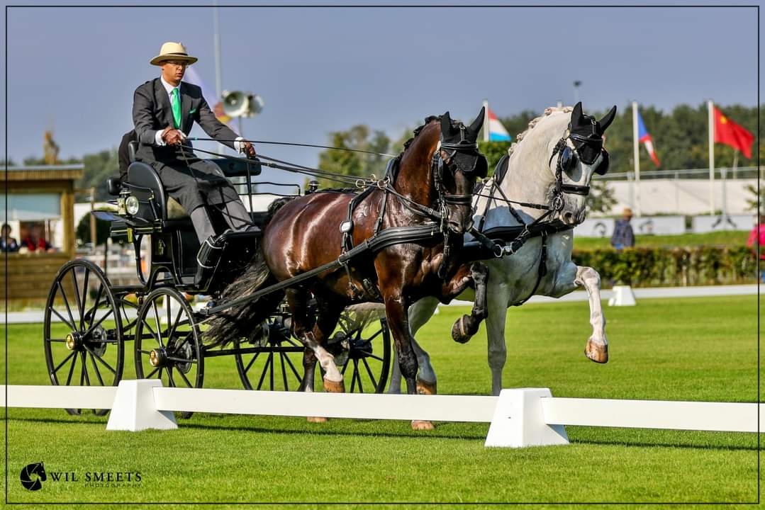 Regerend wereldkampioen Martin Hölle op de eerste dag al aan de leiding ...